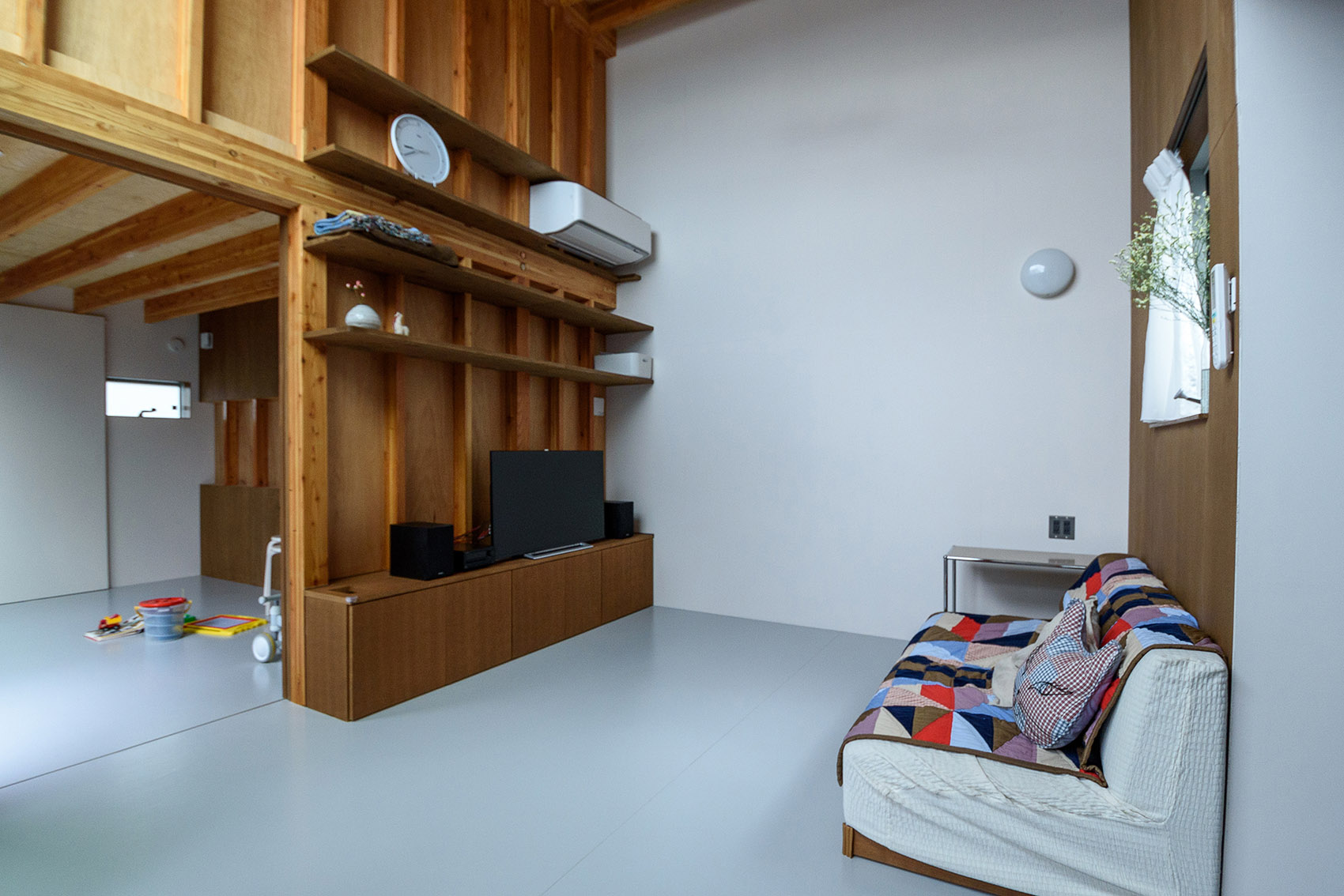 Courtyard House with Seven Rooms by Takayuki Kuzushima and Associates ...