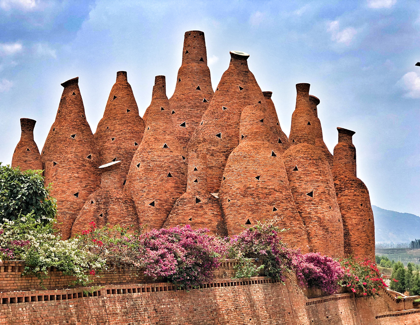 Yunnan Dongfengyun Art Center by Fanhao Meng – line+ & gad - 谷德设计网