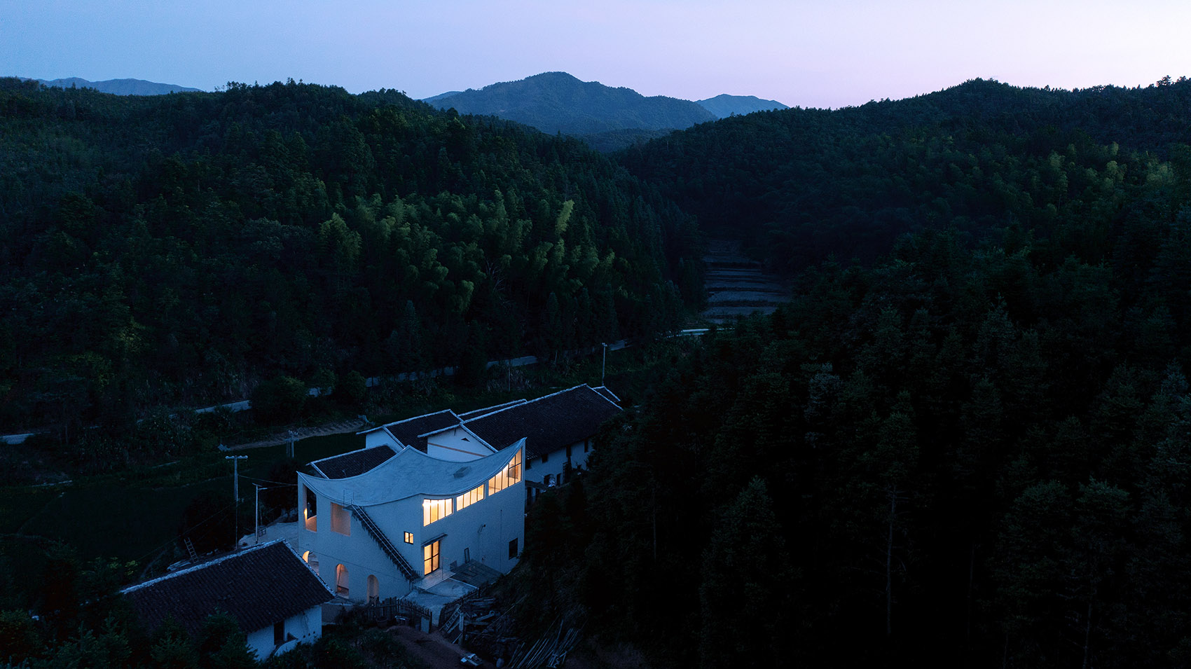 A Rural Art Studio by Jumping House Lab - 谷德设计网