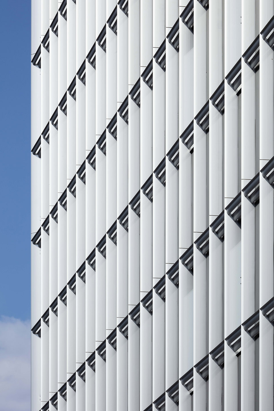 Kitano Construction Nagano Head Office by Atsushi Kitagawara Architects ...