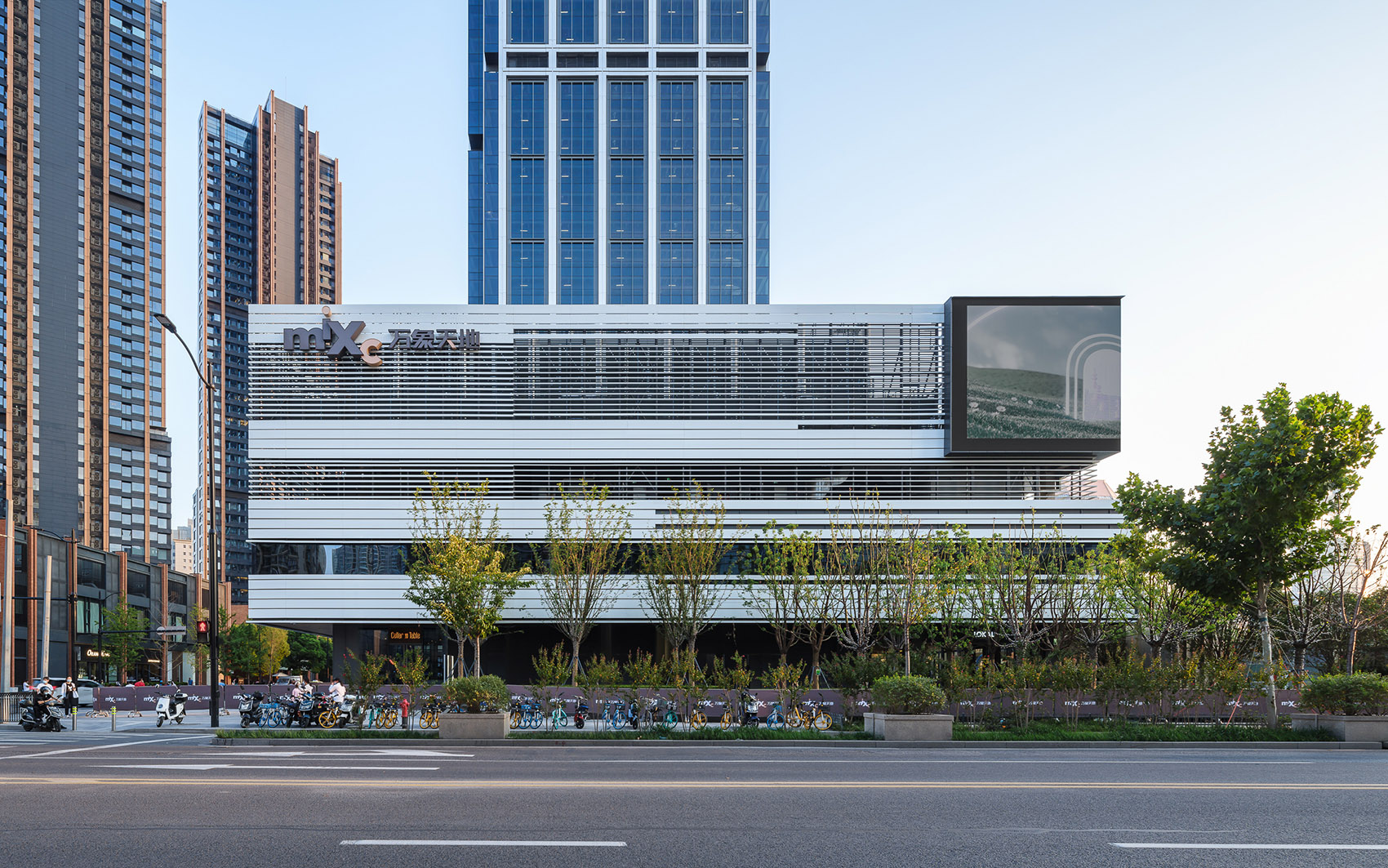 Shanghai Suhe MixC World by Kokaistudios - 谷德设计网