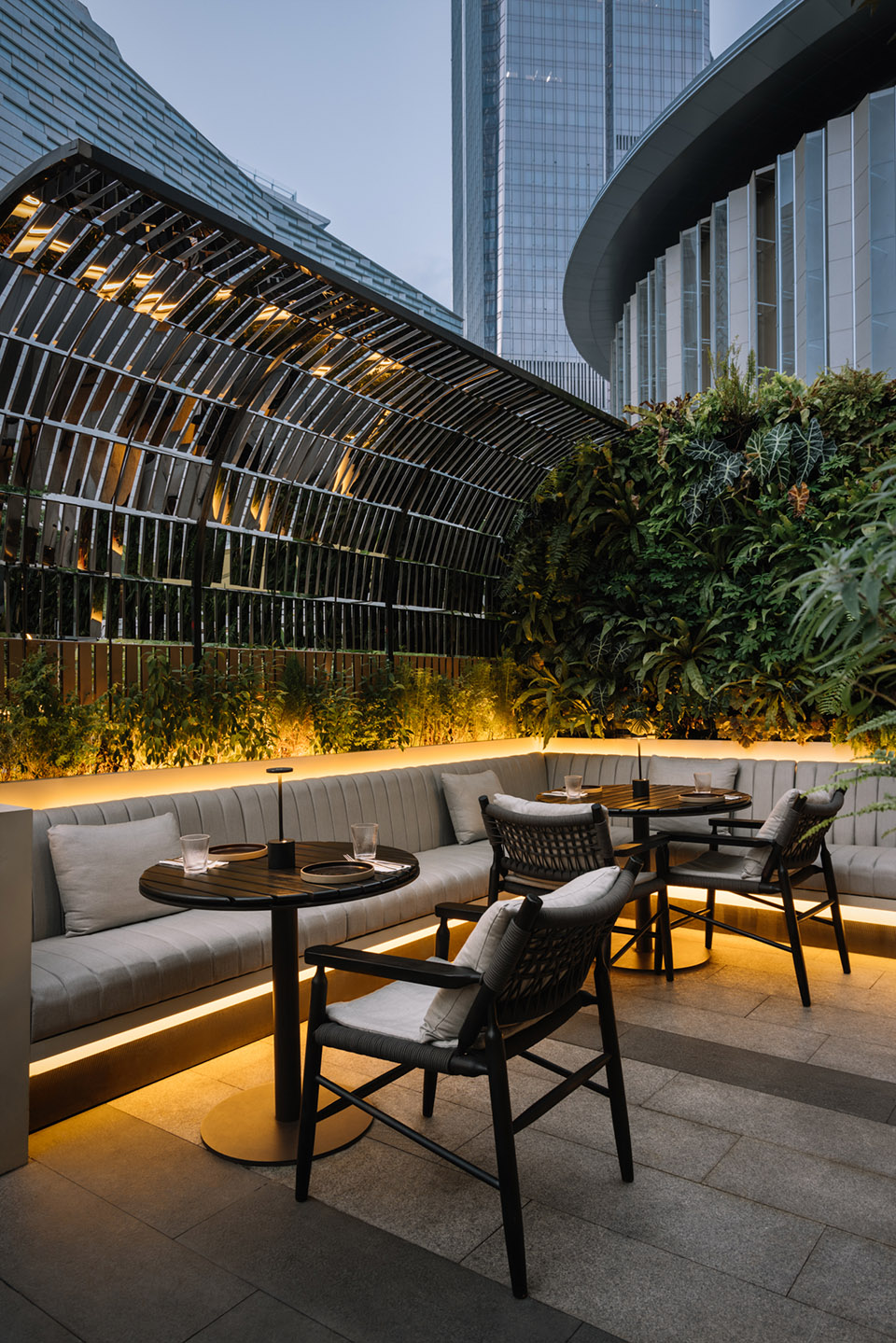 B3 Bar by RooMoo Design Studio - 谷德设计网