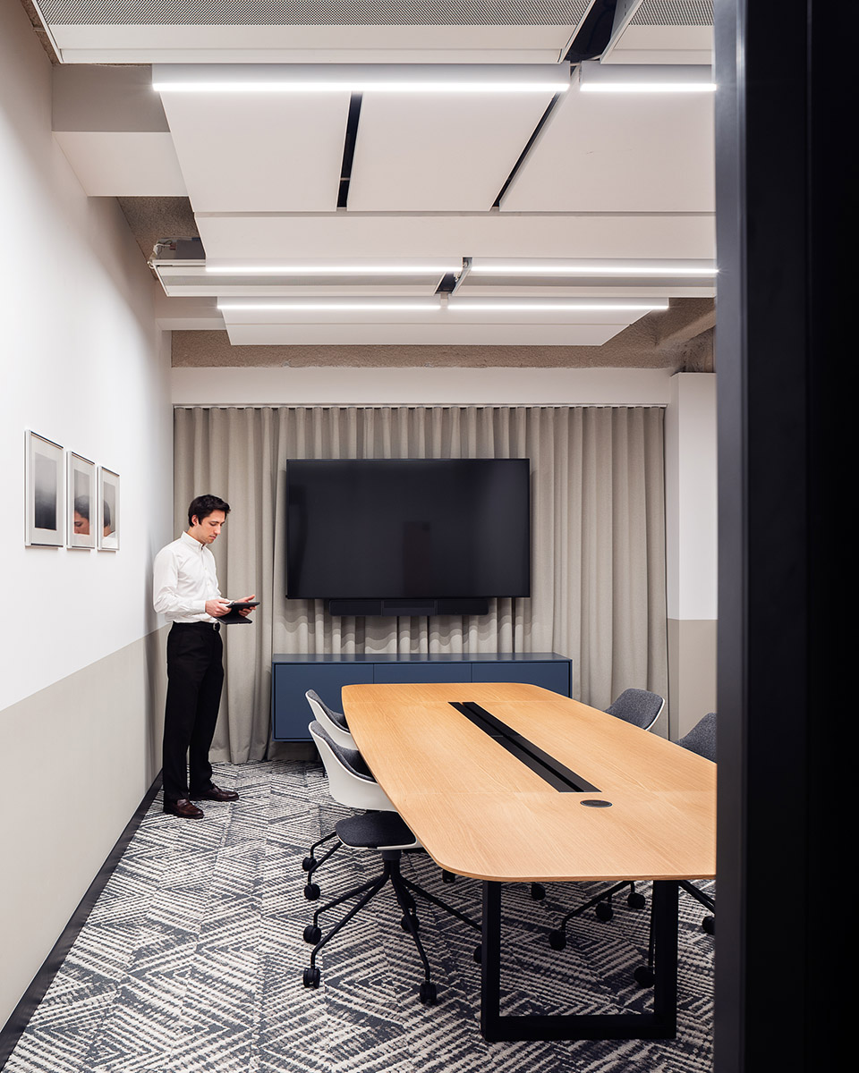 August Debouzy by studio razavi architecture - 谷德设计网