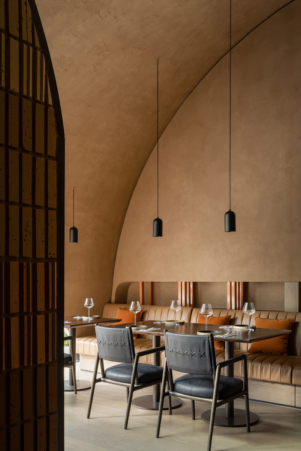 B3 Bar by RooMoo Design Studio - 谷德设计网