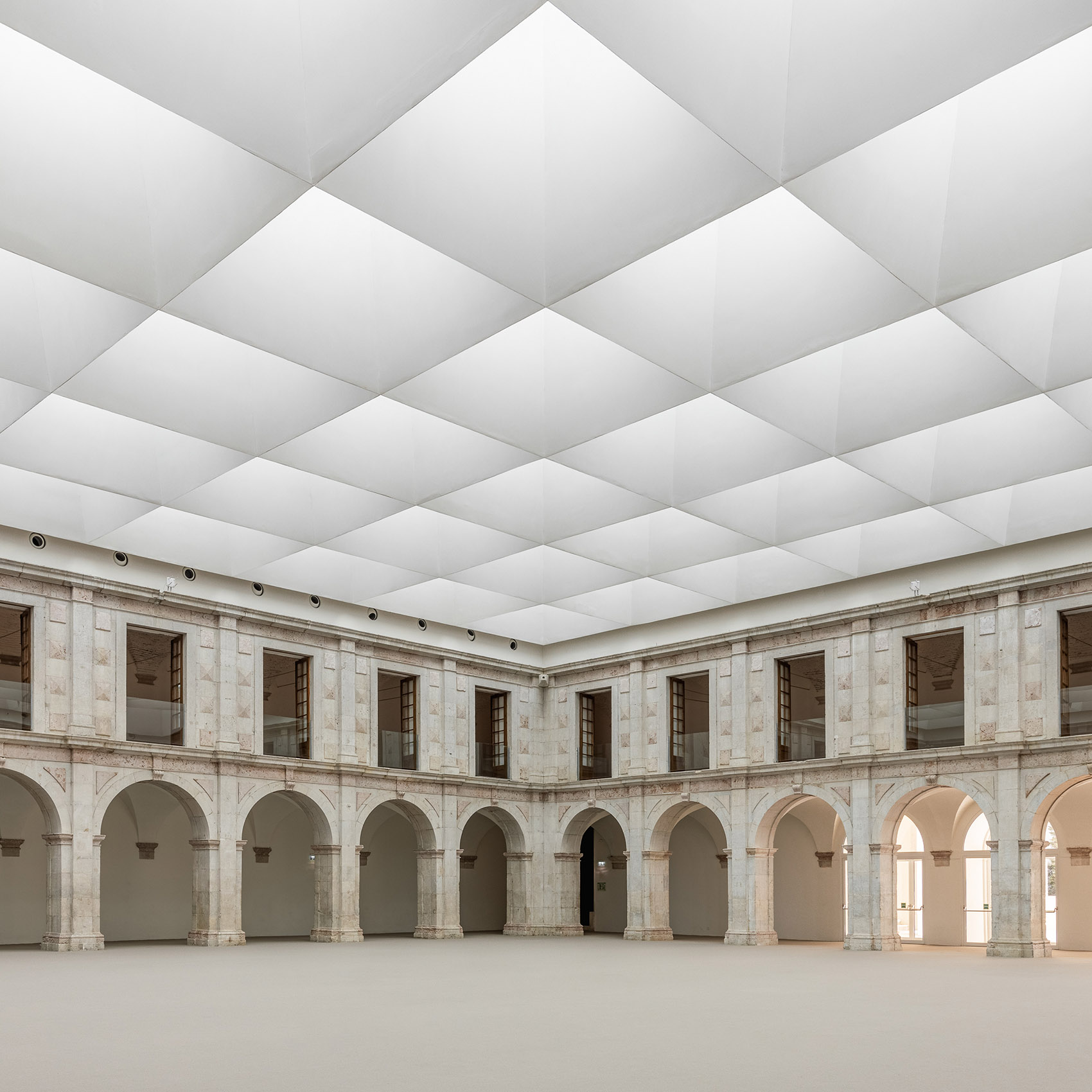 Renovation of the Event Center of Convento do Beato by RISCO - 谷德设计网