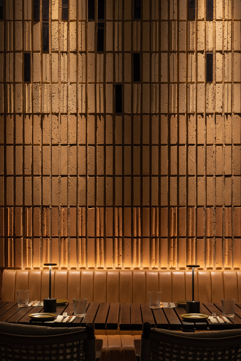 B3 Bar by RooMoo Design Studio - 谷德设计网