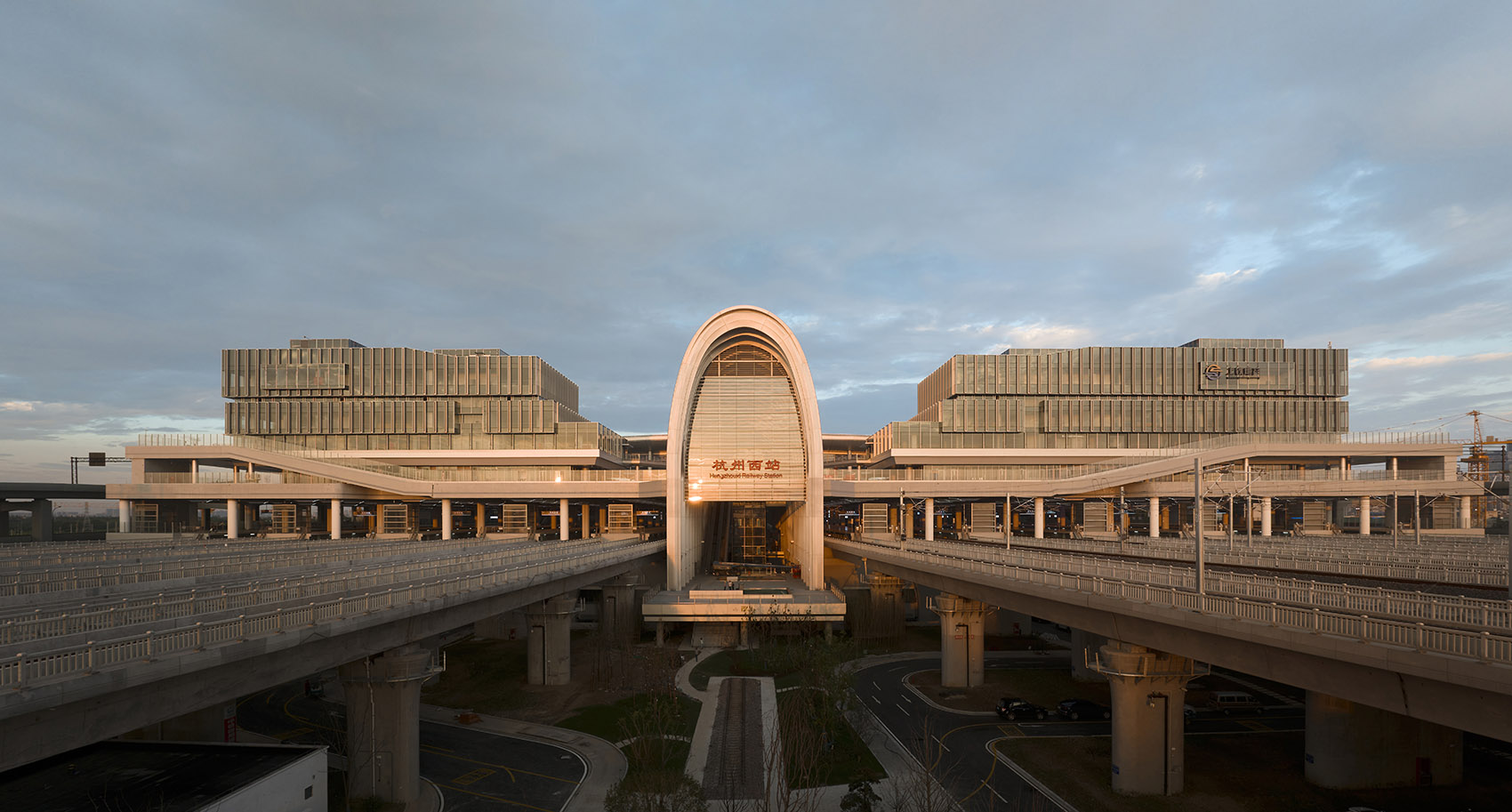 Hangzhouxi Railway Station by CCTN Design + China Railway Siyuan Survey ...
