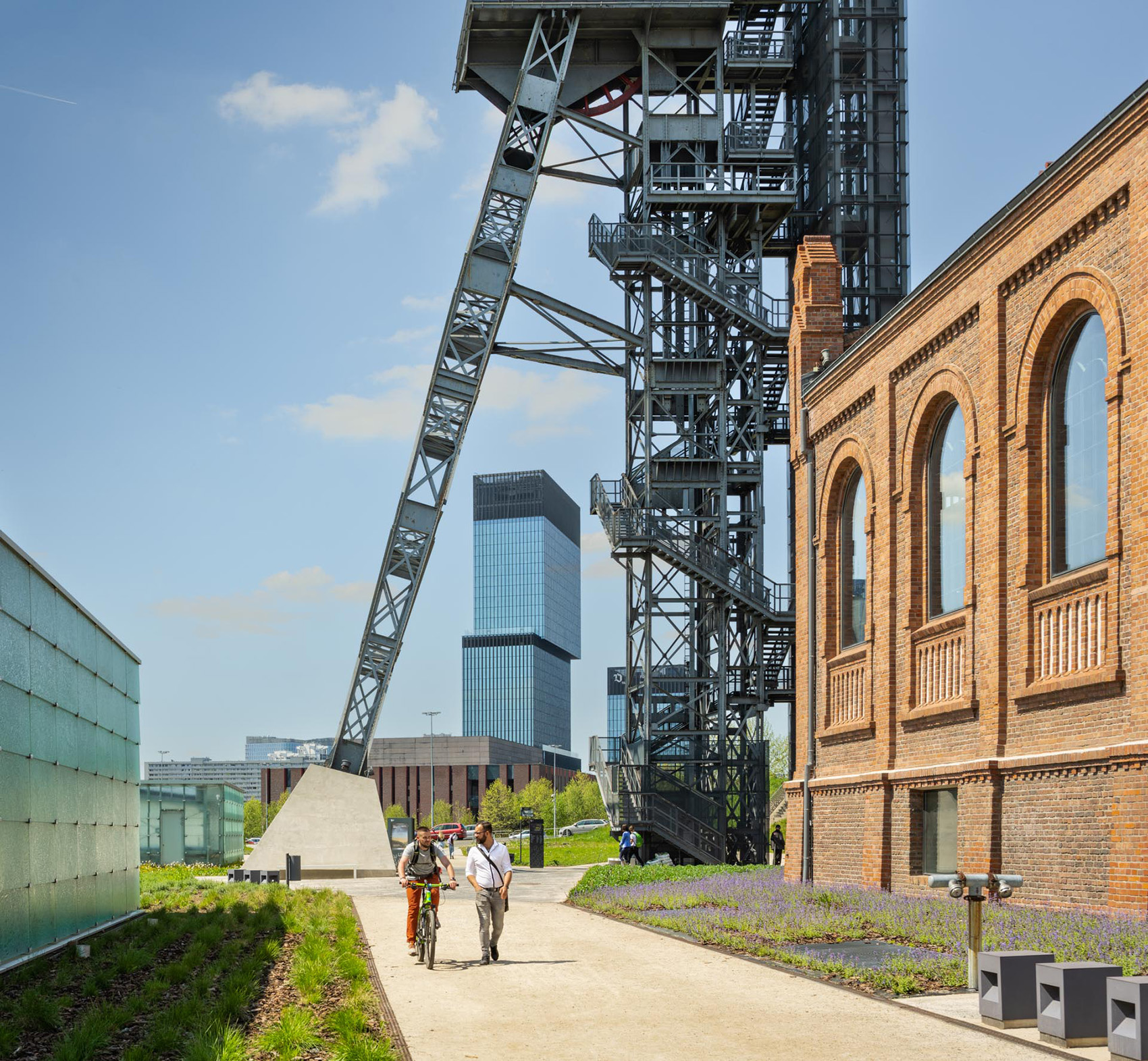 .KTW. & FIRST DISTRICT by Medusa Group Architects - 谷德设计网