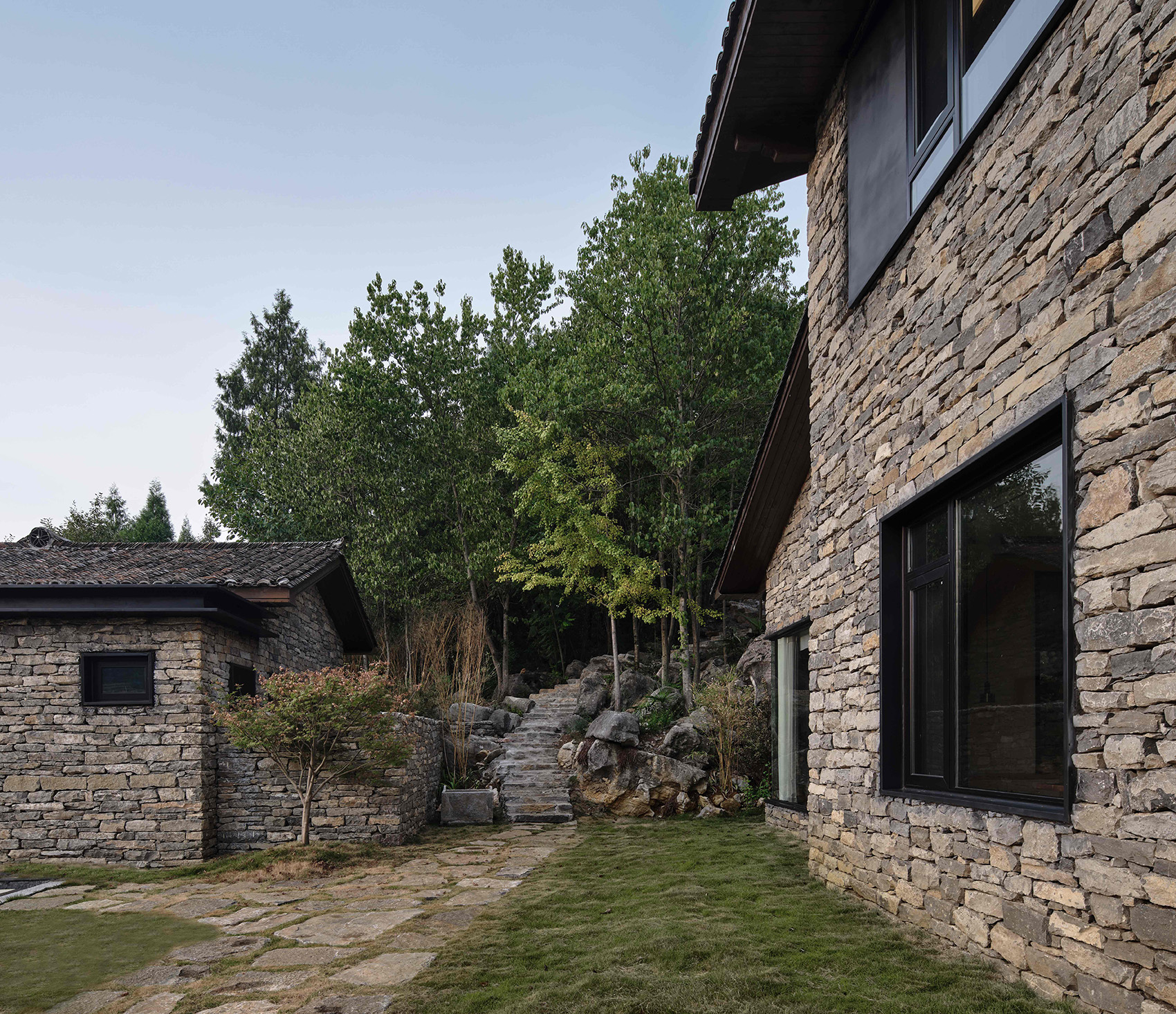 Nanchawan stone House in Yichang B&B Phase II. by The Design Institute of Landscape and ...