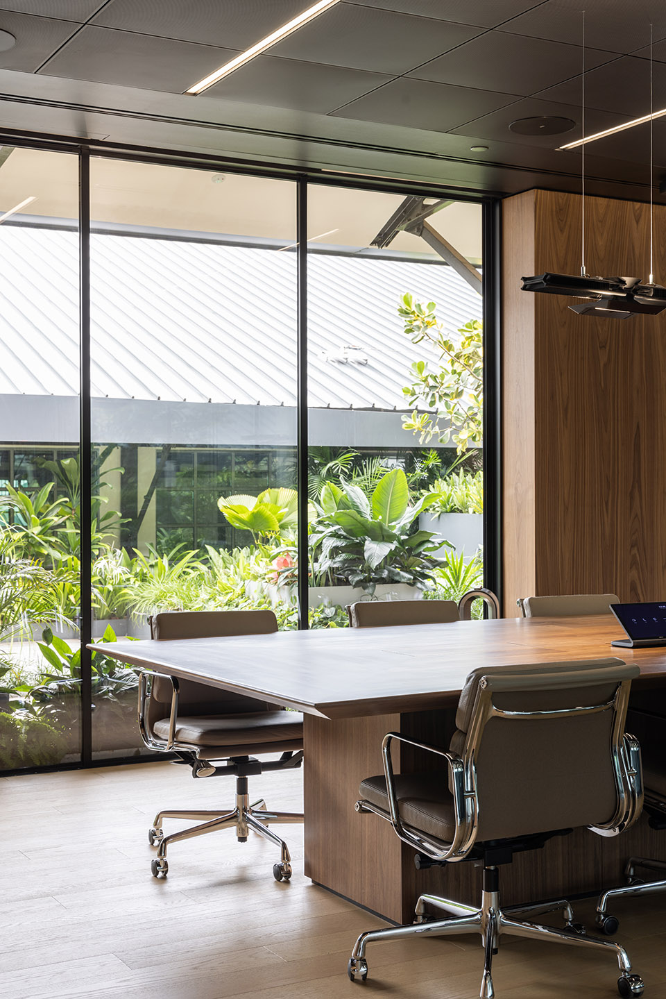 Dyson Global HQ, Singapore by M Moser Design and Architecture - 谷德设计网