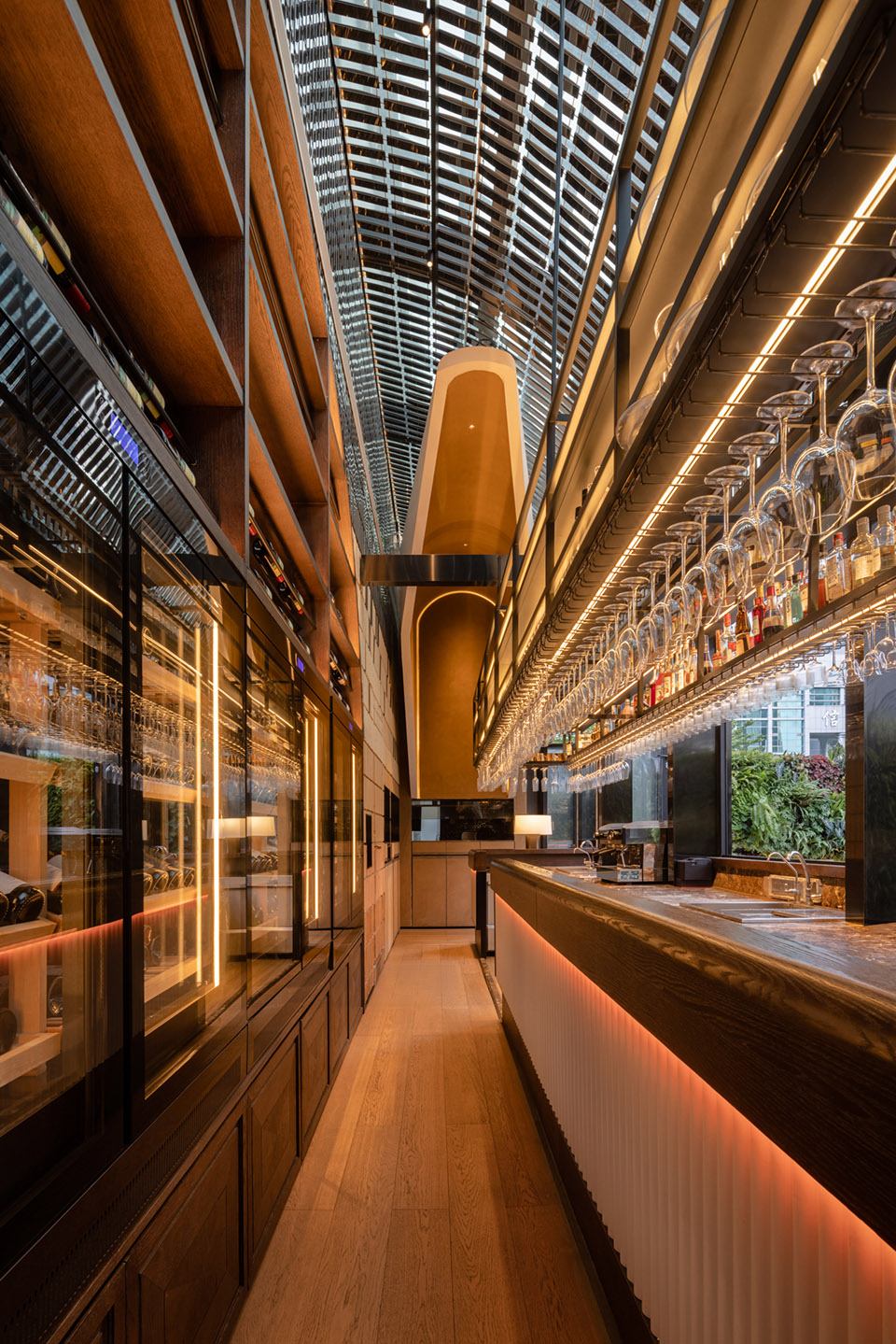 B3 Bar by RooMoo Design Studio - 谷德设计网