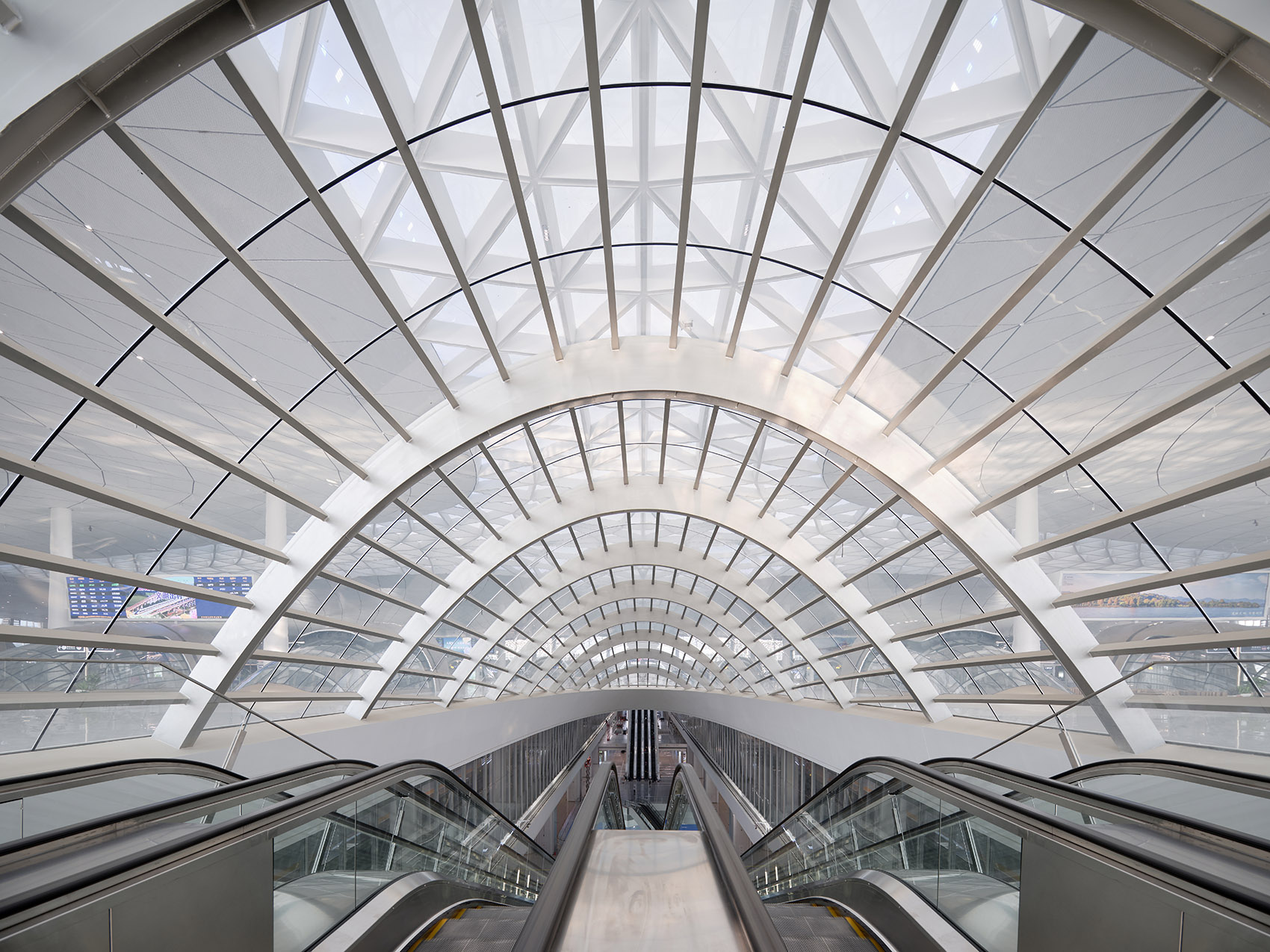 Hangzhouxi Railway Station by CCTN Design + China Railway Siyuan Survey ...