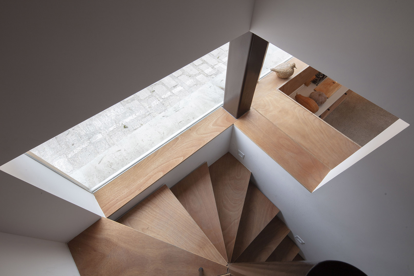 House Over the Wall by Chaoffice - 谷德设计网