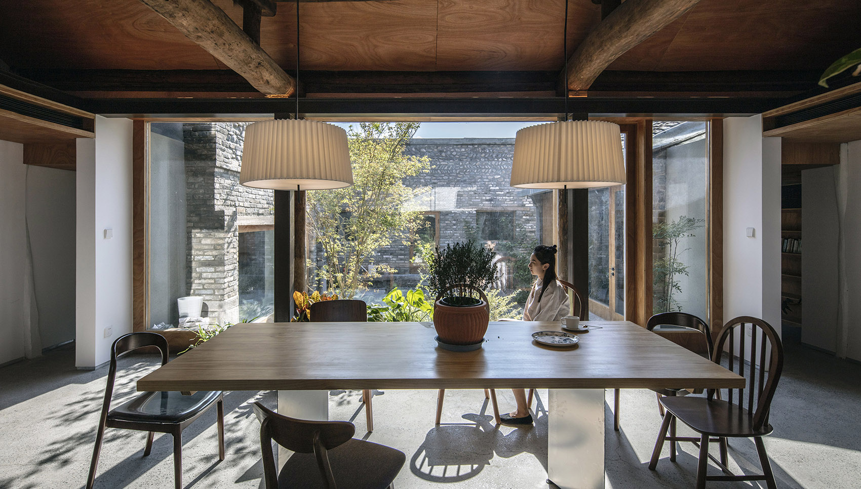 House Over the Wall by Chaoffice - 谷德设计网