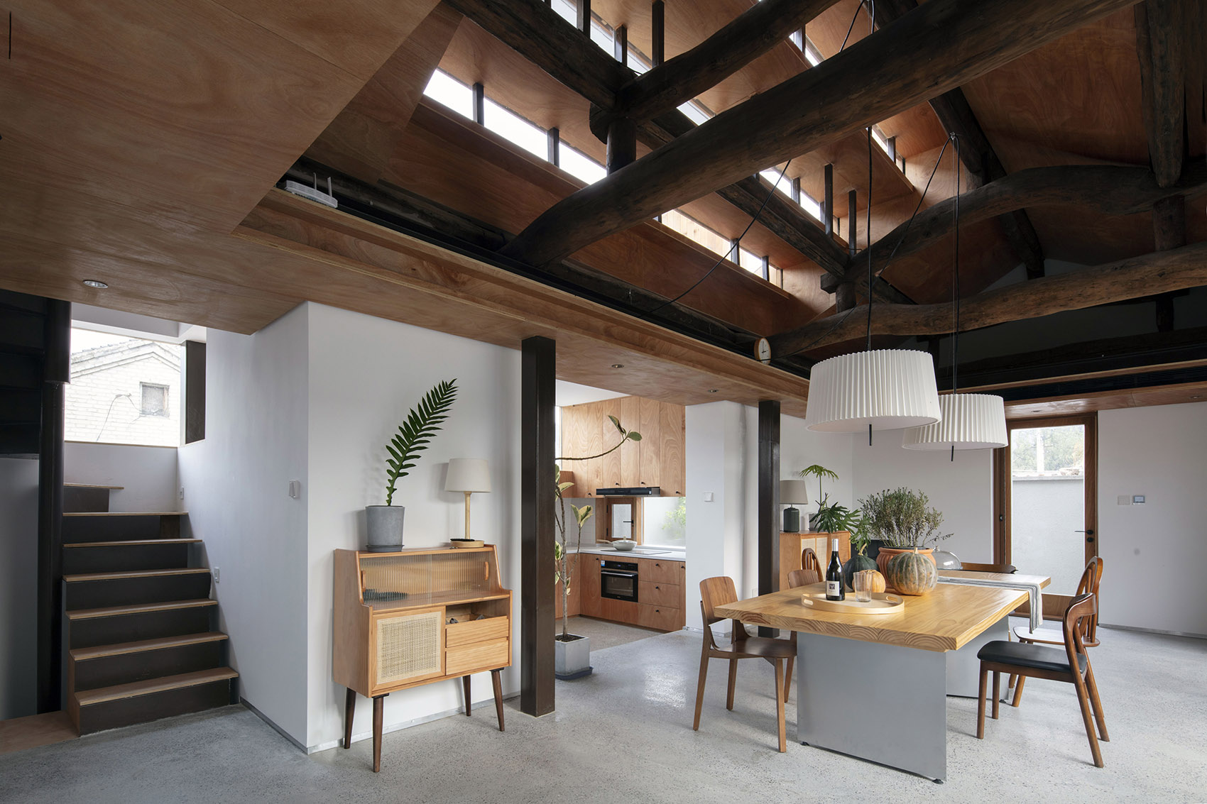 House Over the Wall by Chaoffice - 谷德设计网