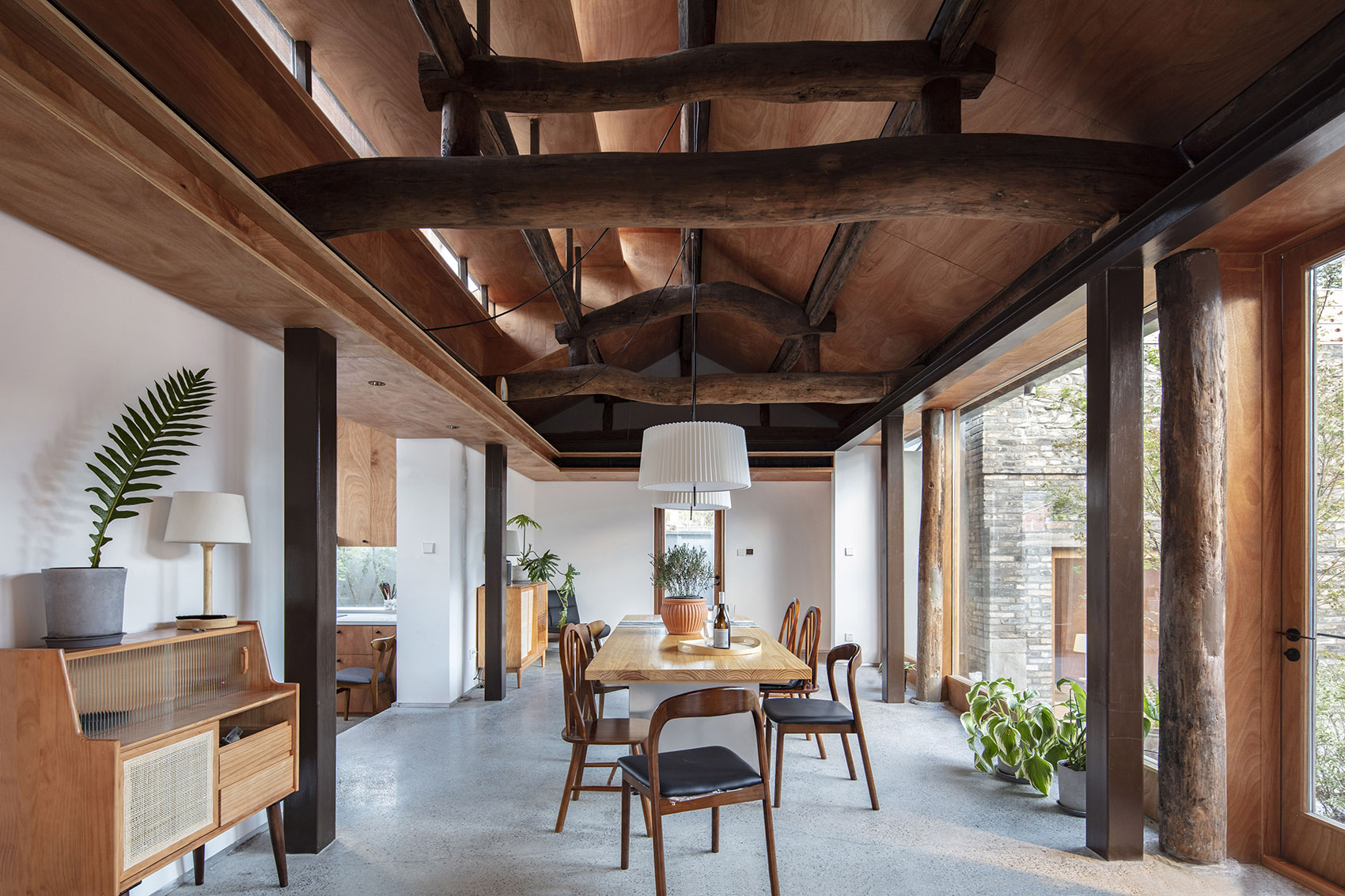 House Over the Wall by Chaoffice - 谷德设计网