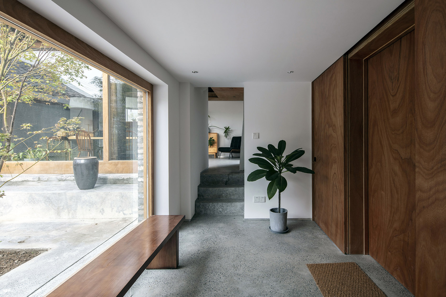 House Over the Wall by Chaoffice - 谷德设计网