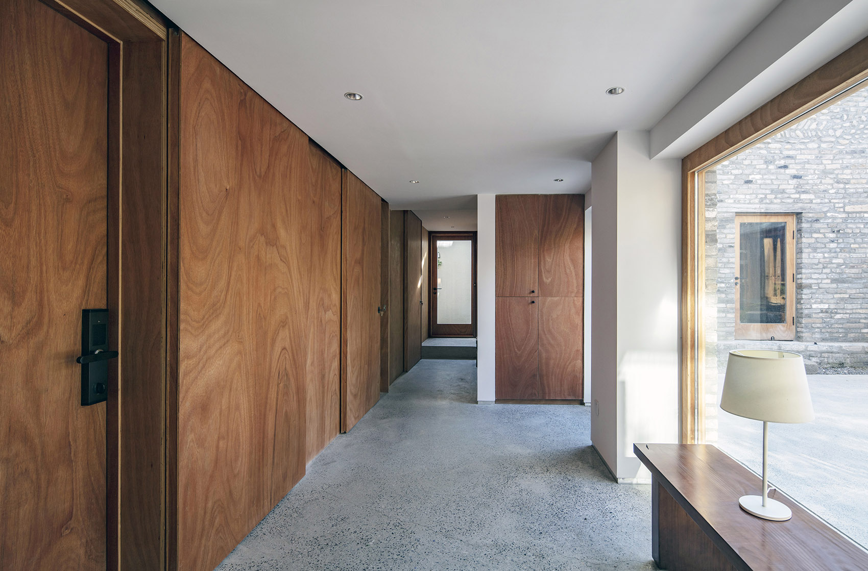 House Over the Wall by Chaoffice - 谷德设计网