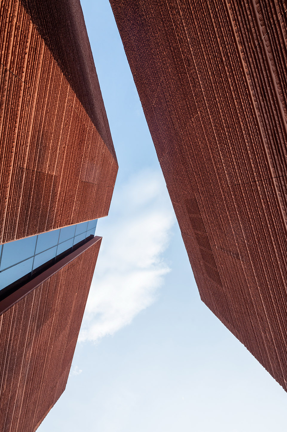 Yunnan Dongfengyun Art Center by Fanhao Meng – line+ & gad - 谷德设计网