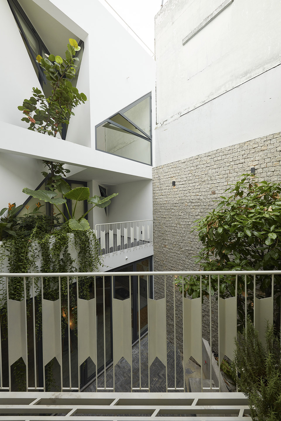 House of Triangles by Khuon Studio - 谷德设计网