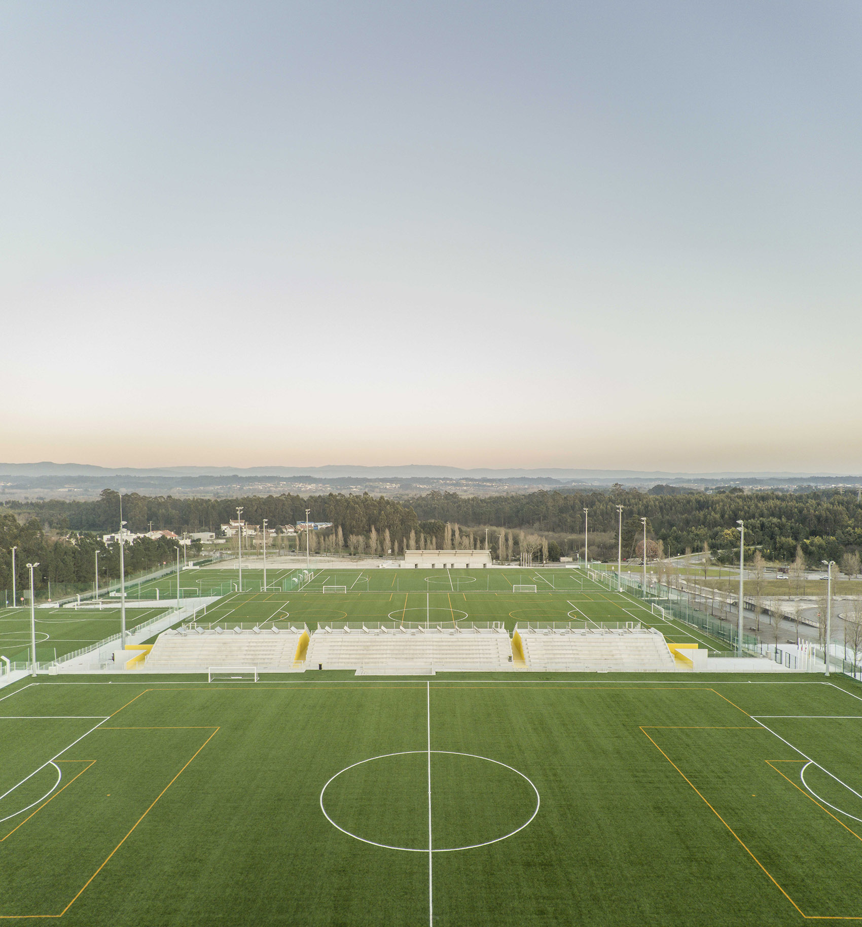 Grandstand Building by SUMMARY - 谷德设计网