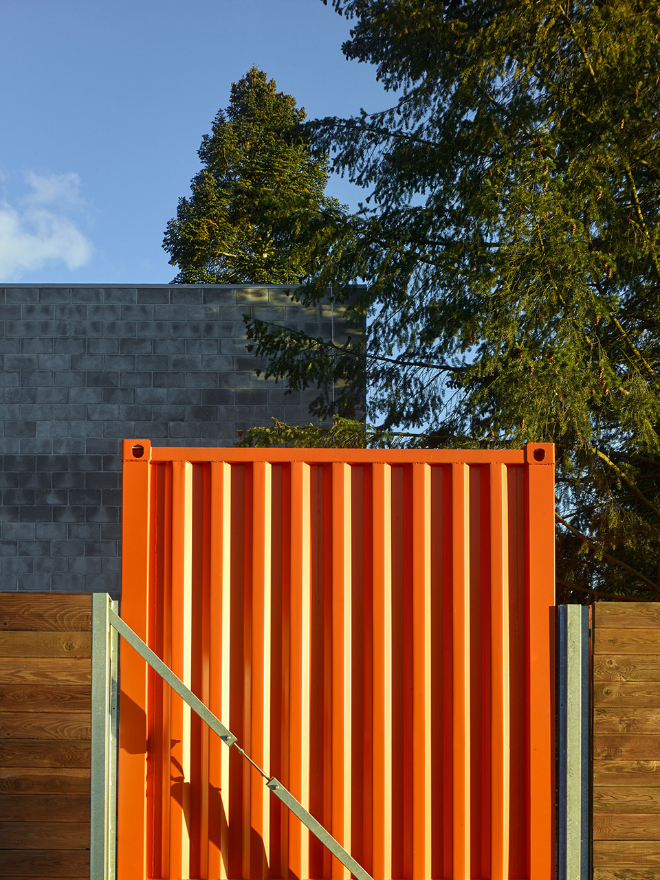 House that opens up to the sun by Stempel & Tesar architekti - 谷德设计网