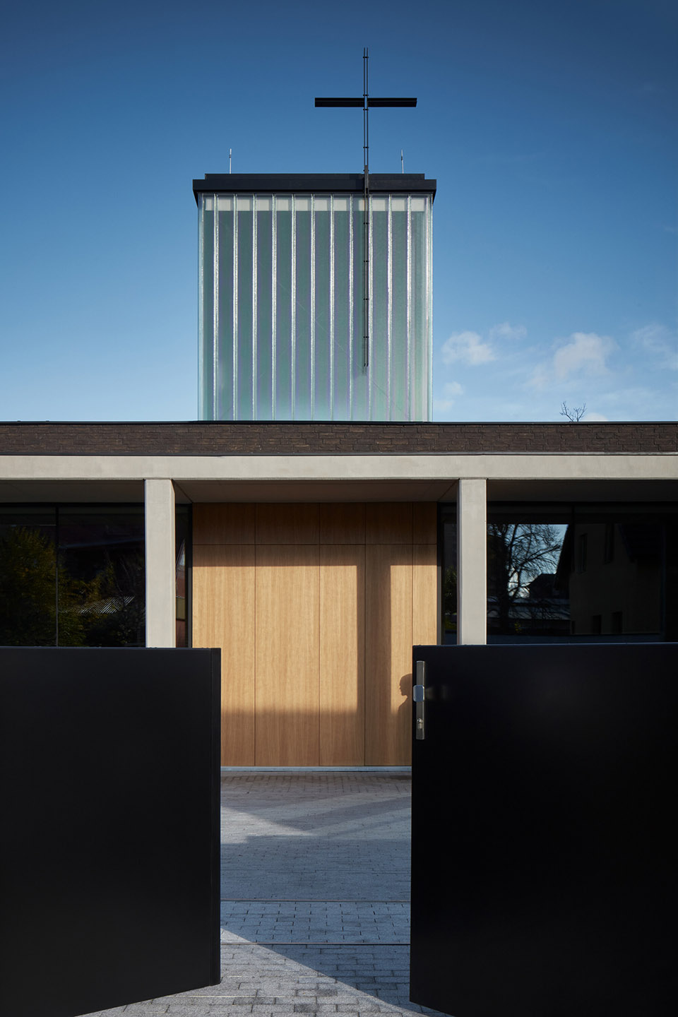 Brethren Church Christian Community Centre by QARTA ARCHITEKTURA - 谷德设计网