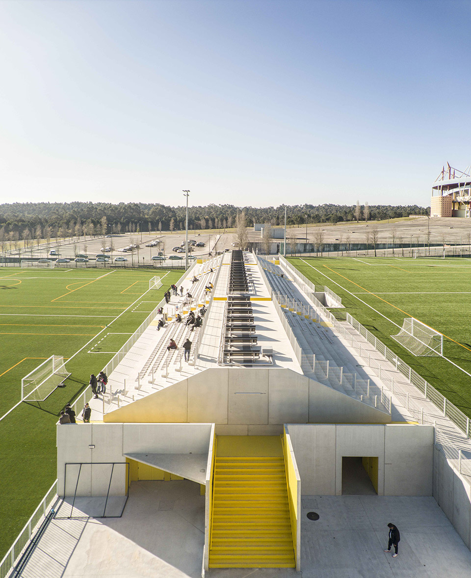 Grandstand Building by SUMMARY - 谷德设计网