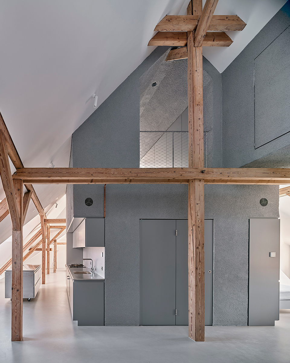 Attic reconstruction in Gliwice by Dyrda Fikus Architekci - 谷德设计网