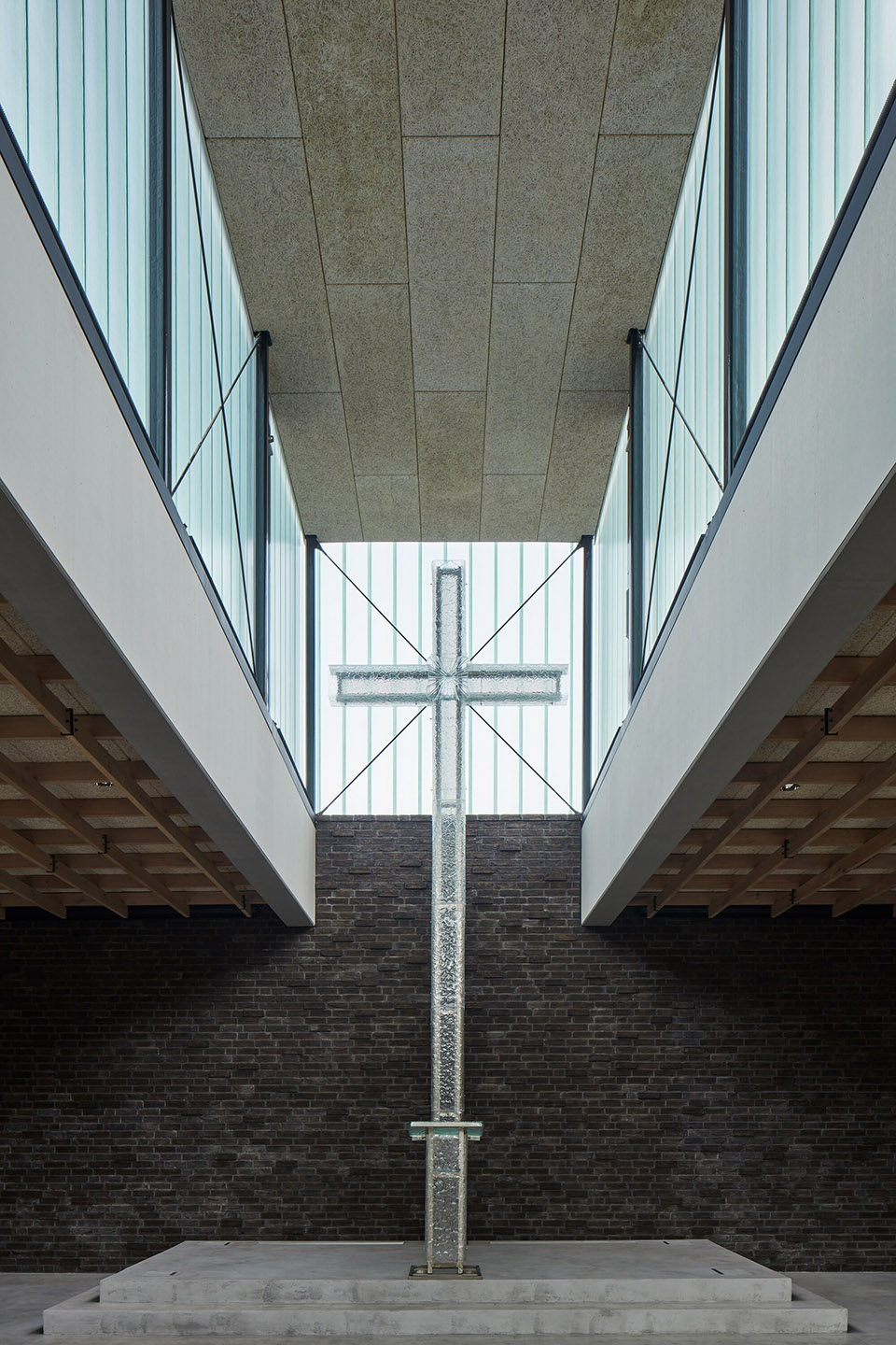 Brethren Church Christian Community Centre by QARTA ARCHITEKTURA - 谷德设计网