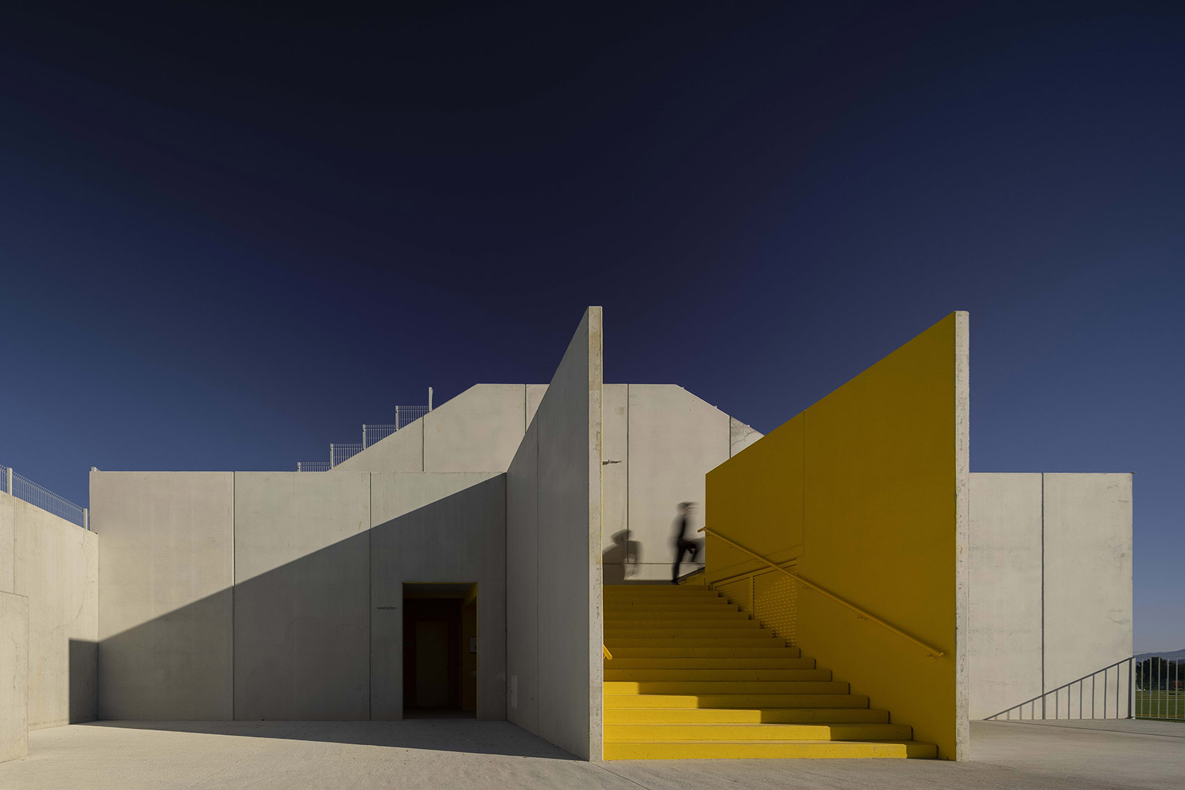 Grandstand Building by SUMMARY - 谷德设计网