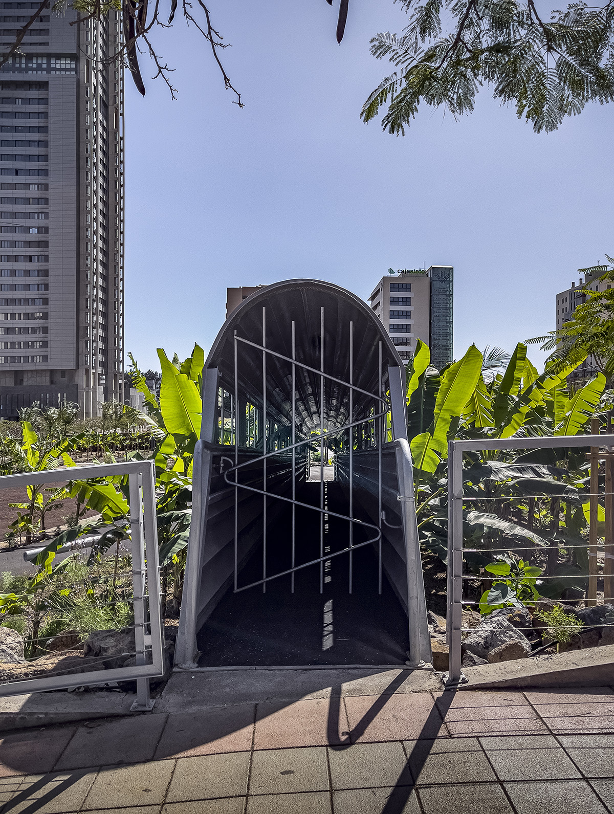 El Tanque Garden by Fernando Menis Architects - 谷德设计网