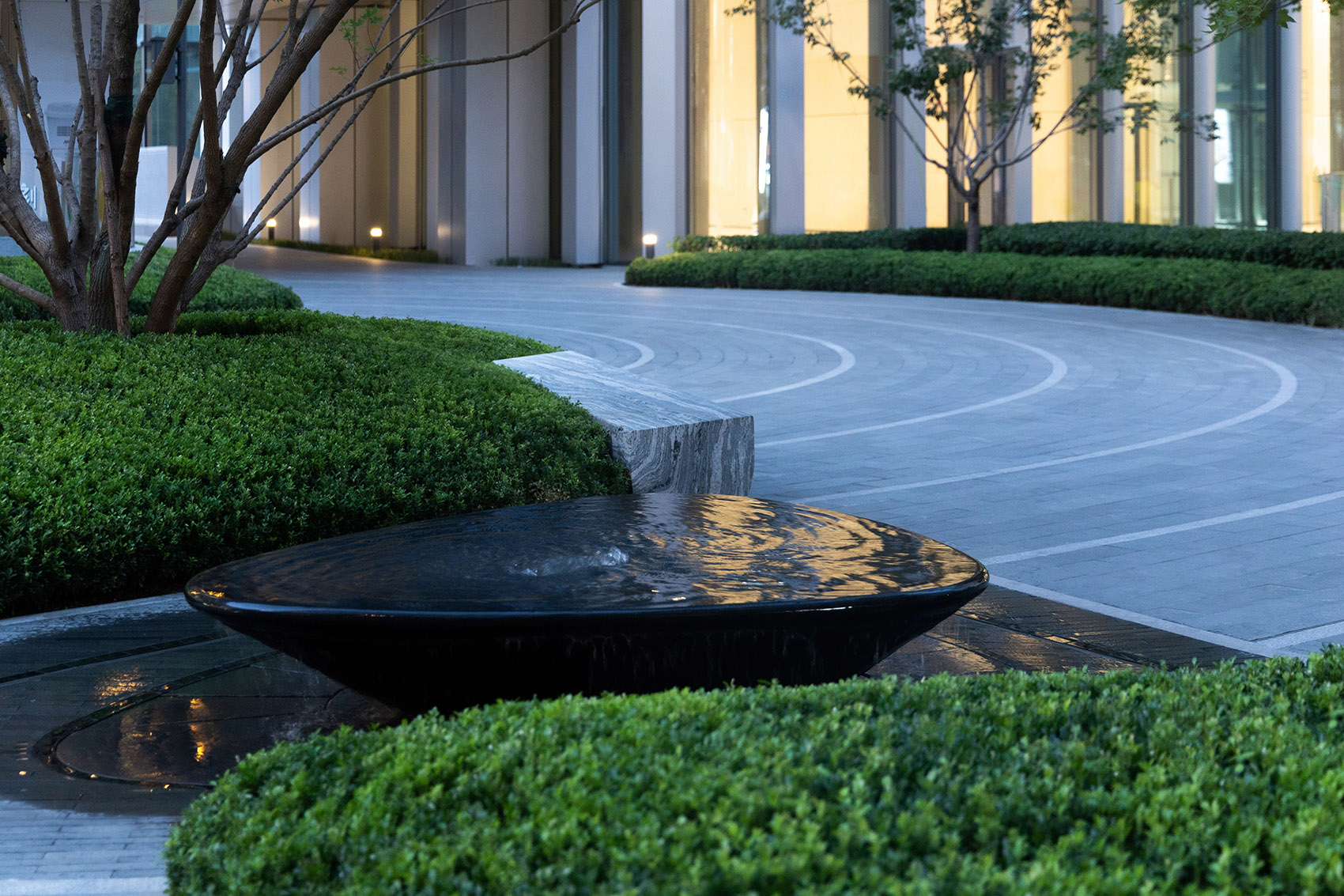 Beijing Lize PingAn Fortune Center, China by OneScape - 谷德设计网