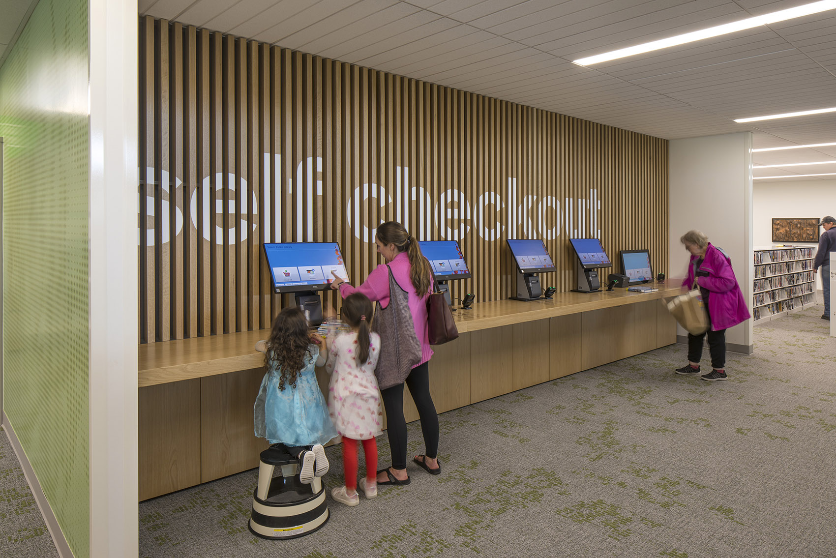 Salem Public Library Renovation by Hacker - 谷德设计网