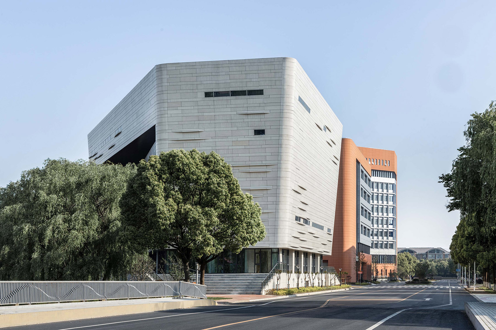 The Second Graphic Information Center by Tongji Architectural Design ...