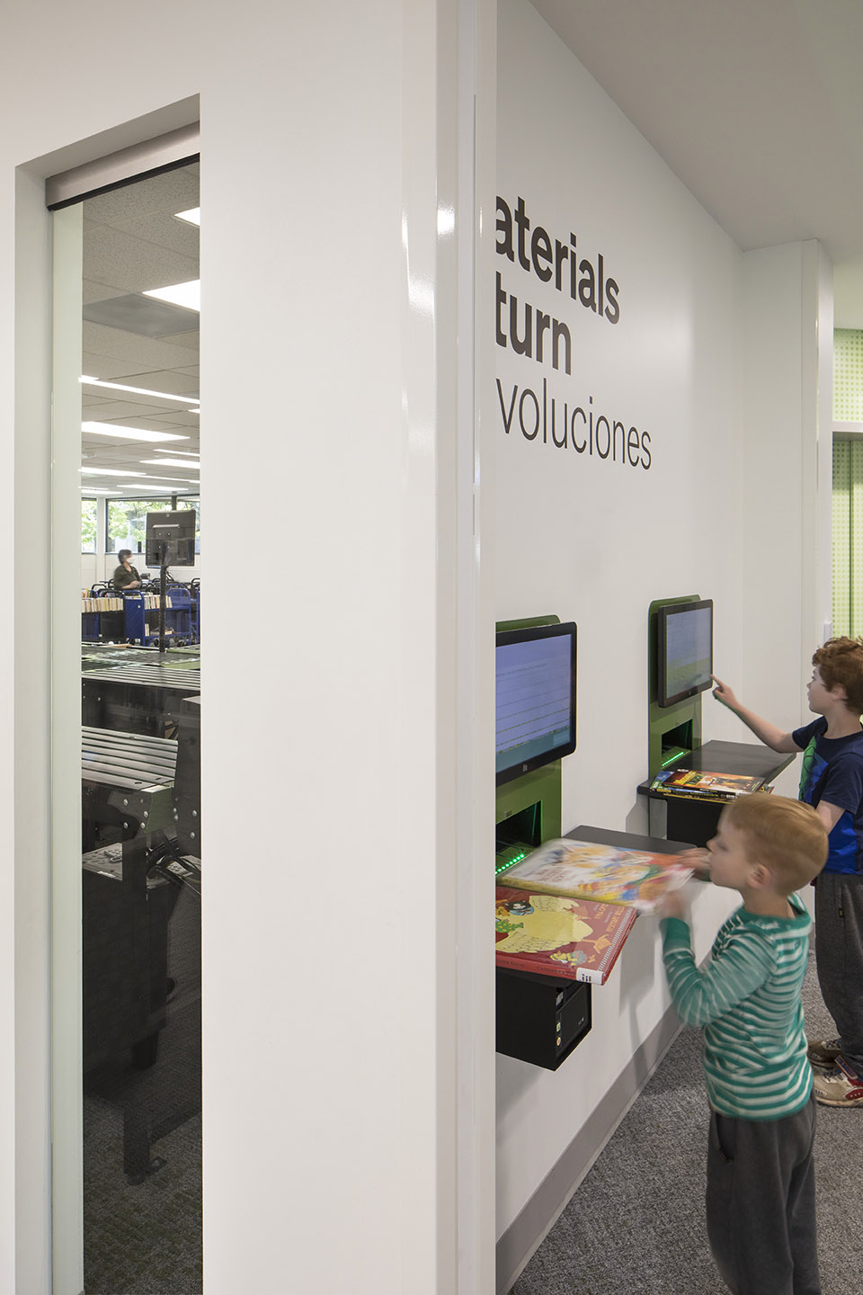 Salem Public Library Renovation by Hacker - 谷德设计网