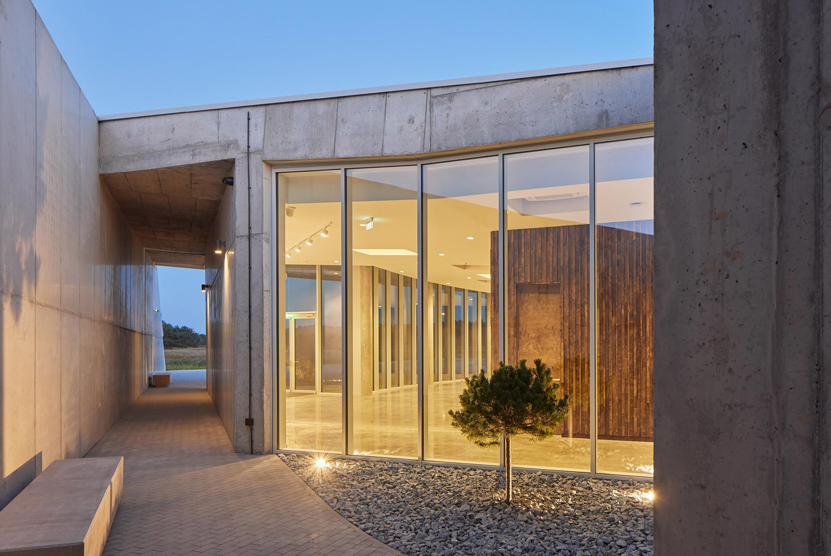 Crematorium THE TUMULUS by AEXN Architects - 谷德设计网