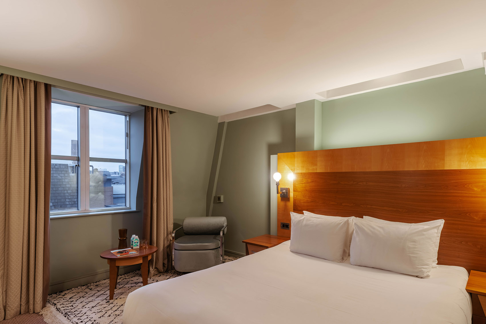 The Alan Hotel by Red Deer - 谷德设计网