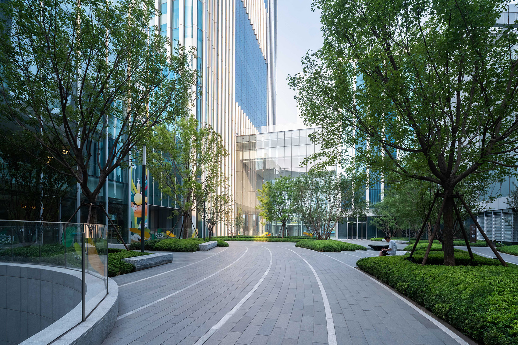 Beijing Lize PingAn Fortune Center, China by OneScape - 谷德设计网
