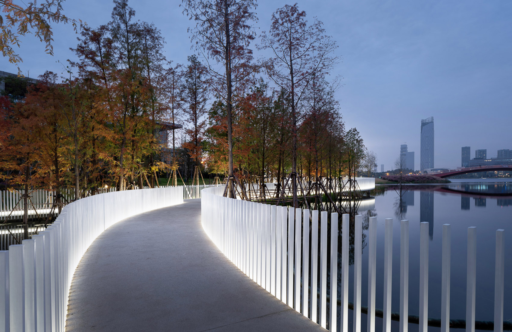 Xinglong Lake · Lakeside Woods Library by Yudao Landscape Design - 谷德设计网
