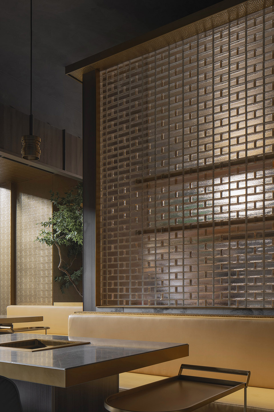 Ding Yi Ding Hotpot Restaurant by IMG - 谷德设计网