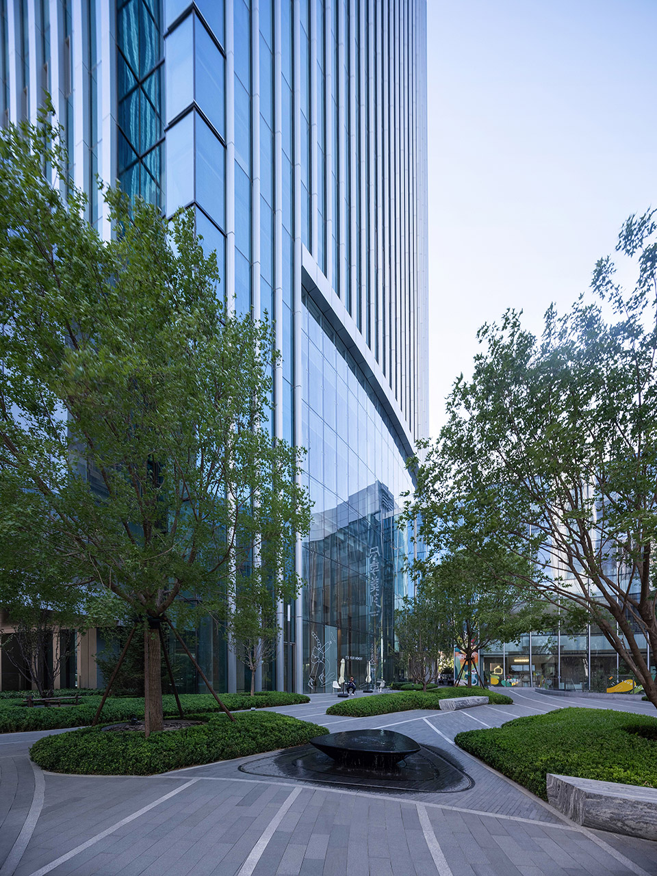 Beijing Lize PingAn Fortune Center, China by OneScape - 谷德设计网