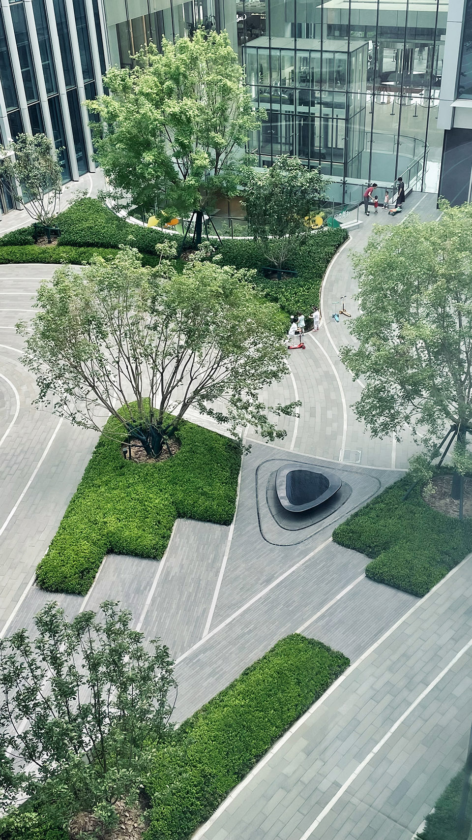 Beijing Lize PingAn Fortune Center, China by OneScape - 谷德设计网