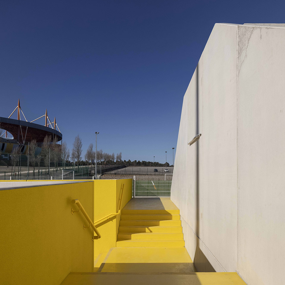 Grandstand Building by SUMMARY - 谷德设计网