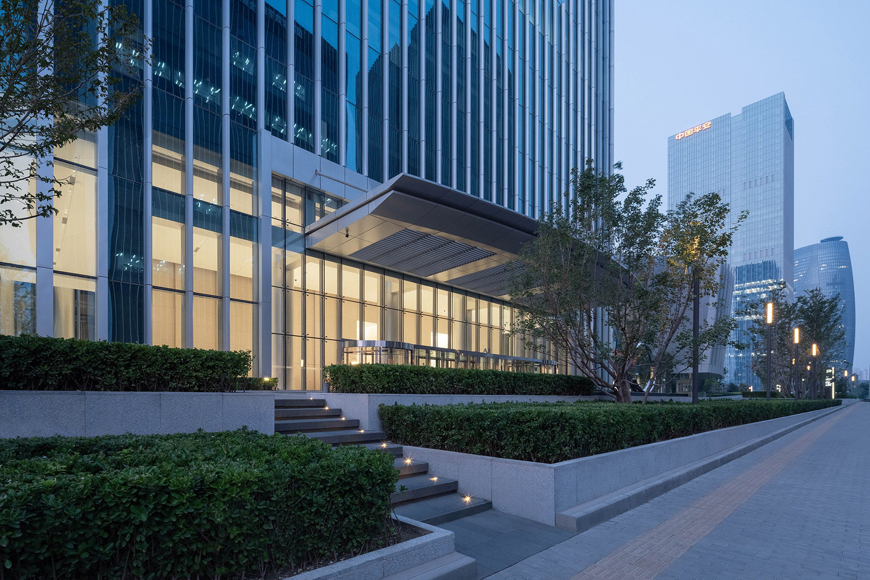 Beijing Lize PingAn Fortune Center, China by OneScape - 谷德设计网