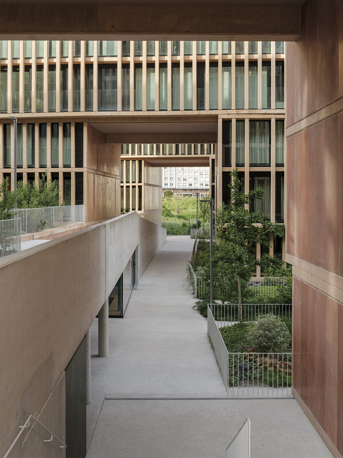 Cornes Espacio Residencial by Carbajo Barrios Arquitectos - 谷德设计网