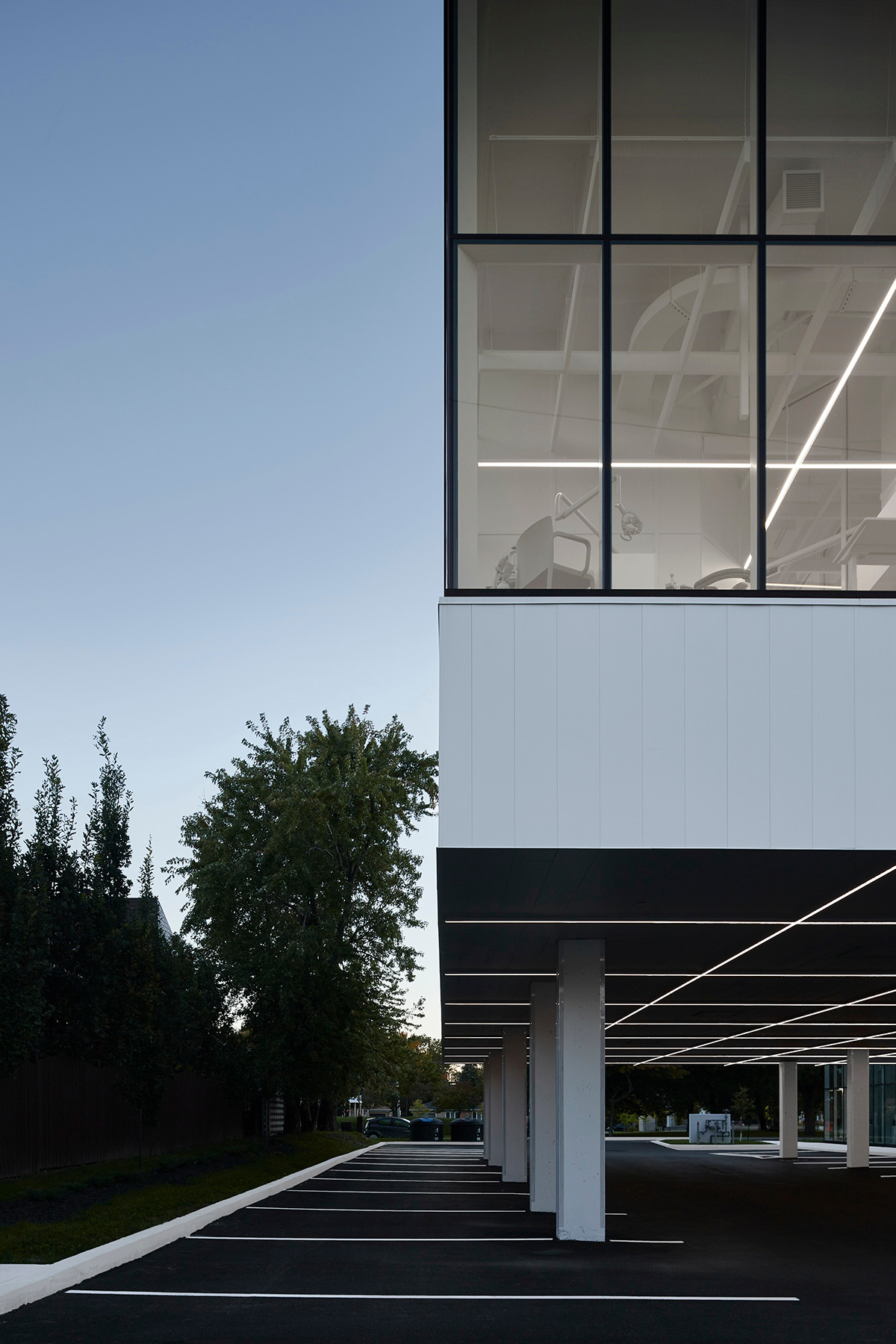 Clinique dentaire by Studio Jean Verville architectes - 谷德设计网