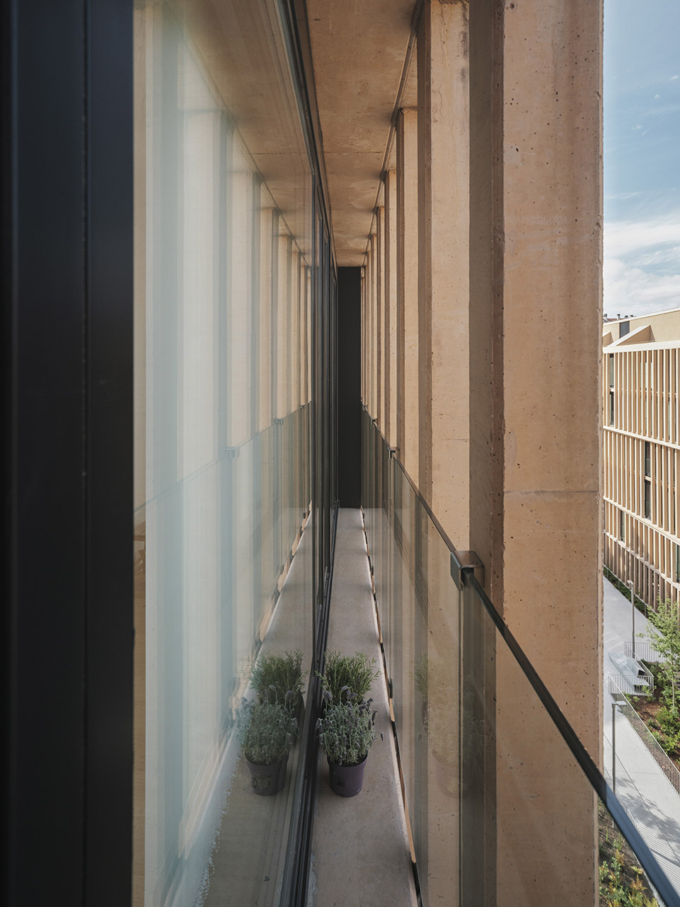 Cornes Espacio Residencial by Carbajo Barrios Arquitectos - 谷德设计网