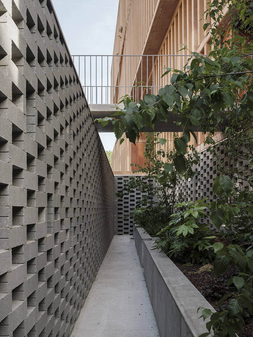 Cornes Espacio Residencial by Carbajo Barrios Arquitectos - 谷德设计网