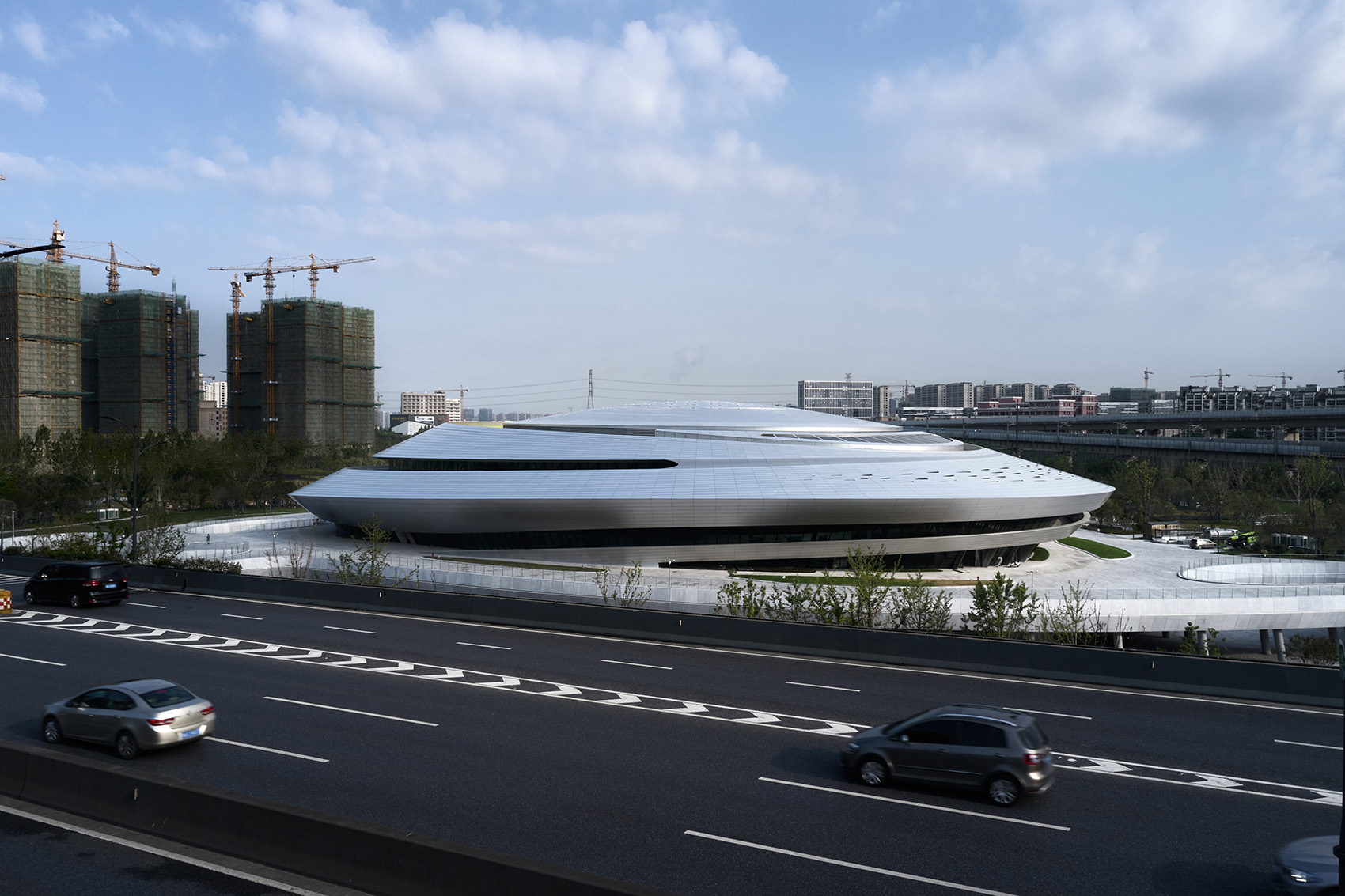 China Hangzhou Esports Center by CSADI - 谷德设计网